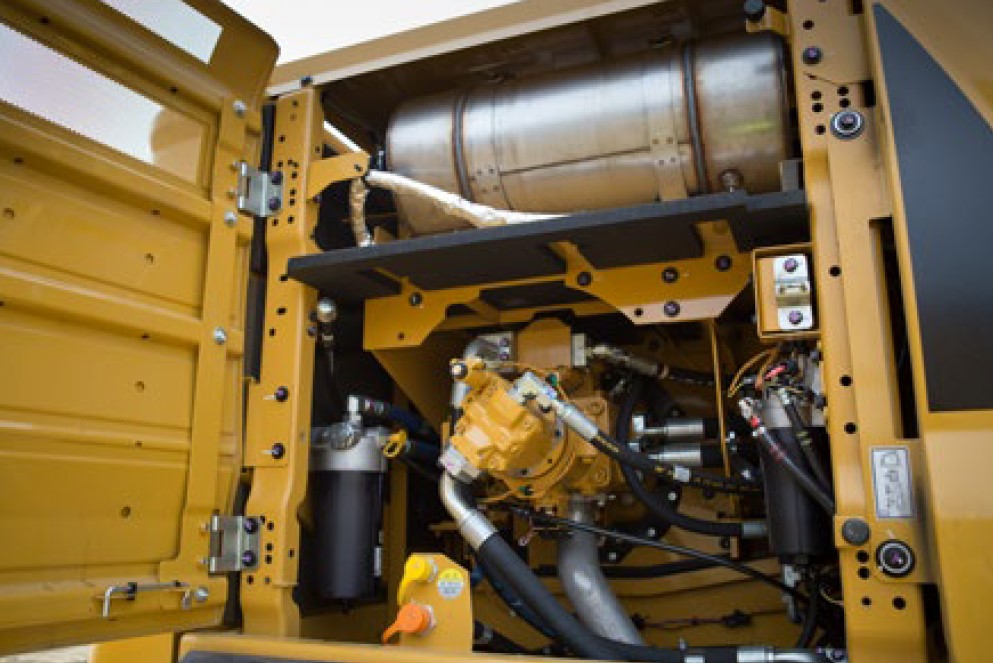 CAT® new large hydraulic excavators line up