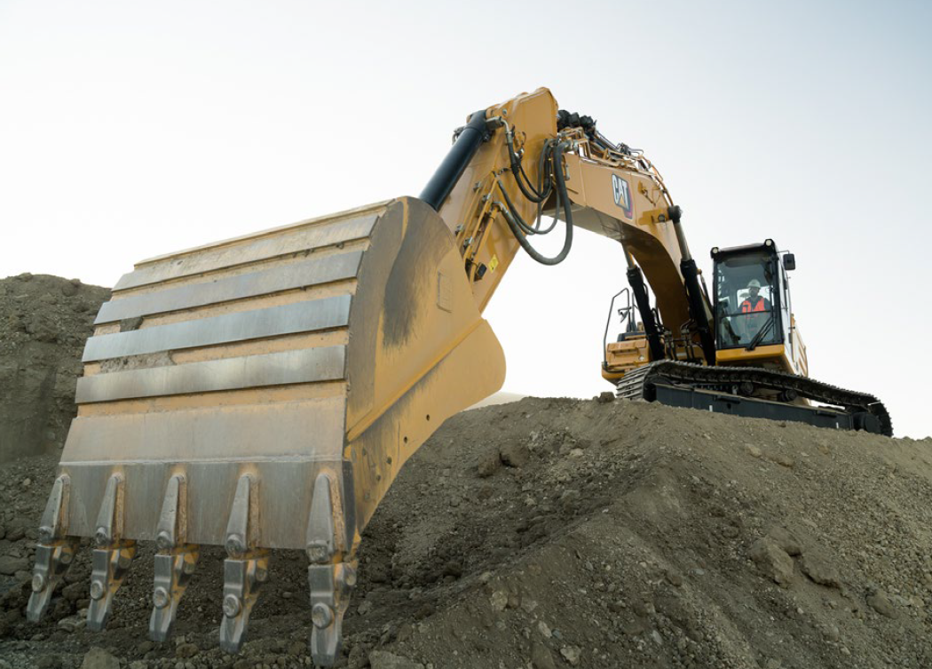 CAT® new large hydraulic excavators line up