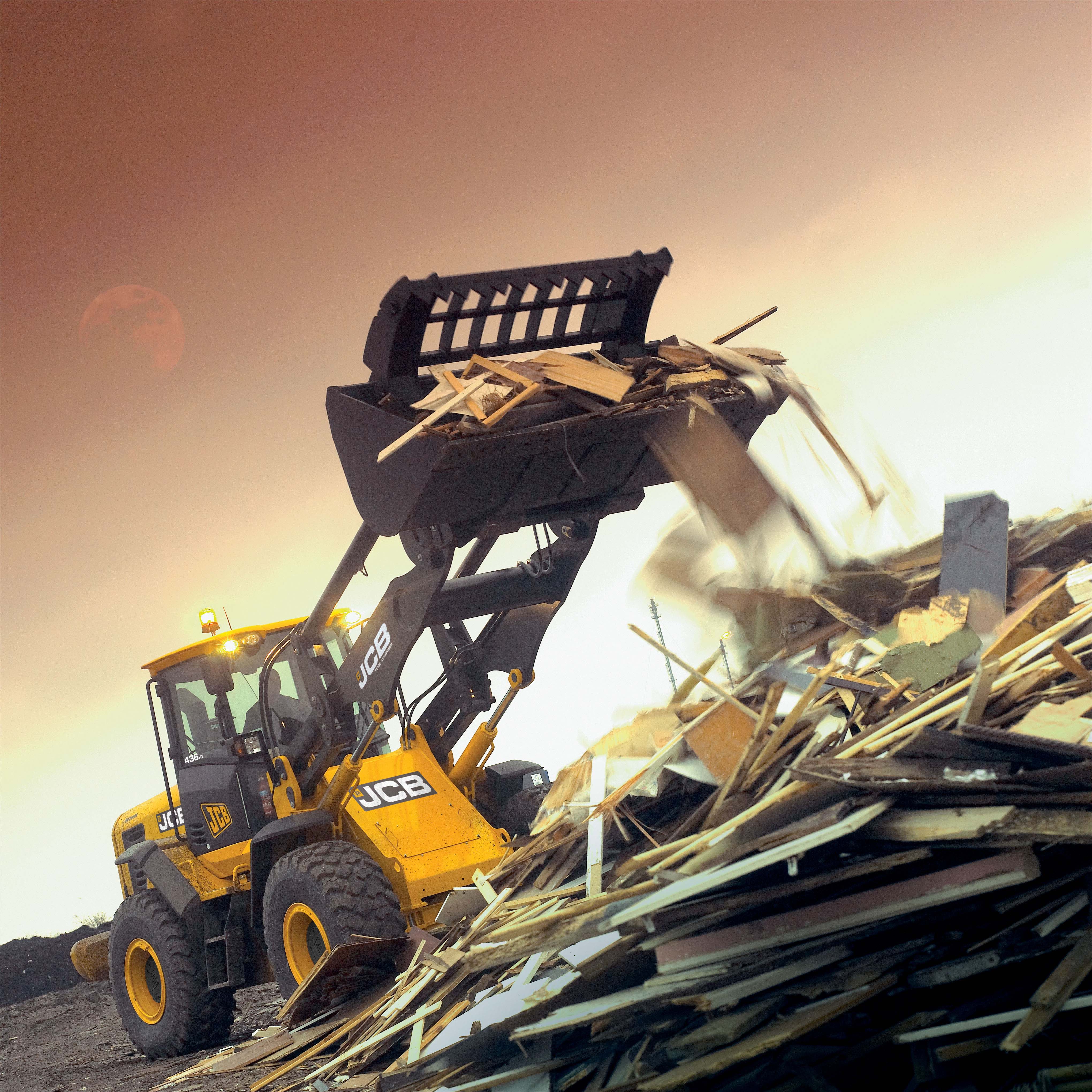 World’s First Hitachi EX8000-6 Backhoe Excavator Delivered to Stanwell ...