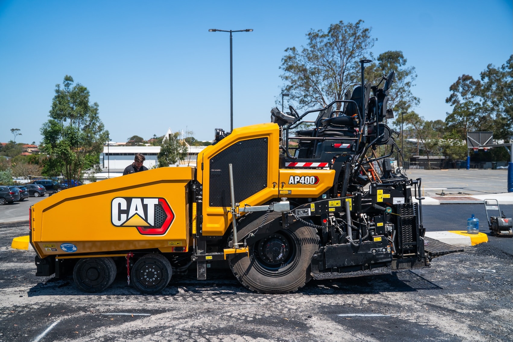 Cat® AP400 : Paving the path to profit