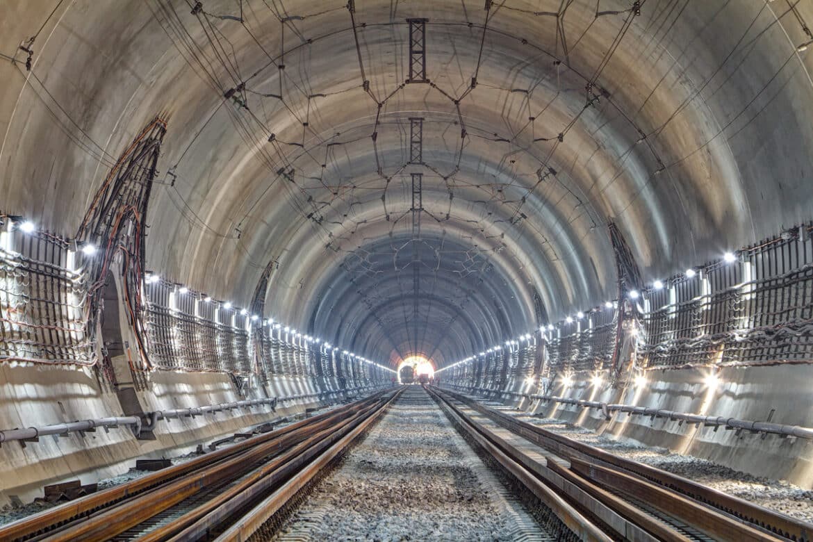 Metro Tunnel Project crews hit 40 million hour milestone